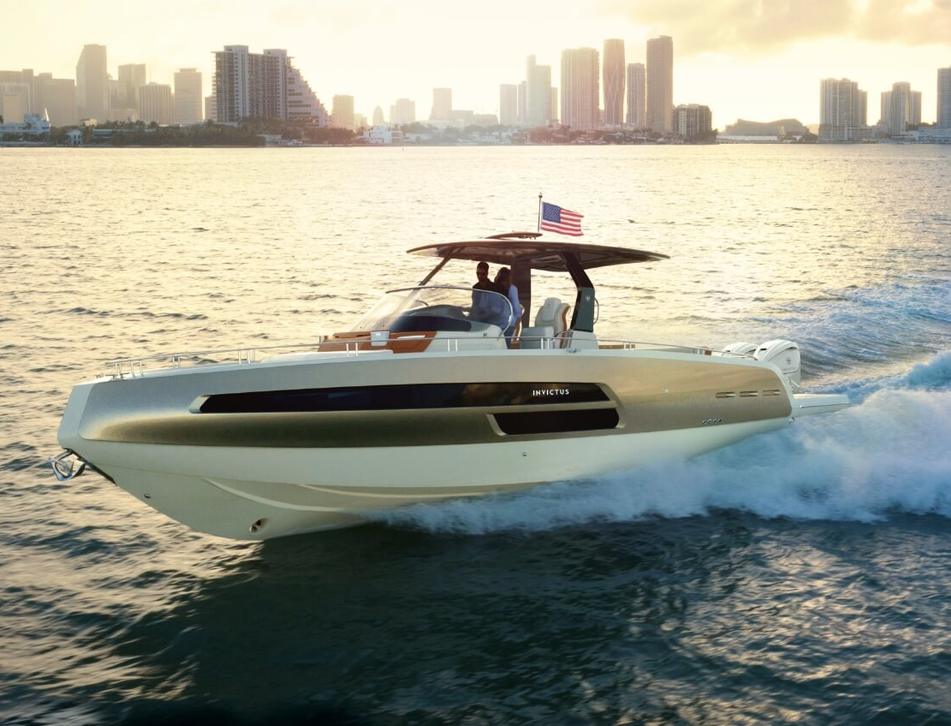 Invictus GT370S Boat