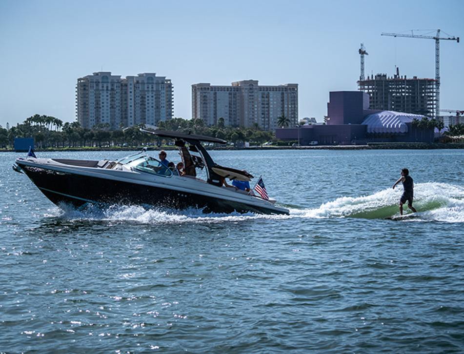 Chris Craft Launch 28 GT Surf Boat