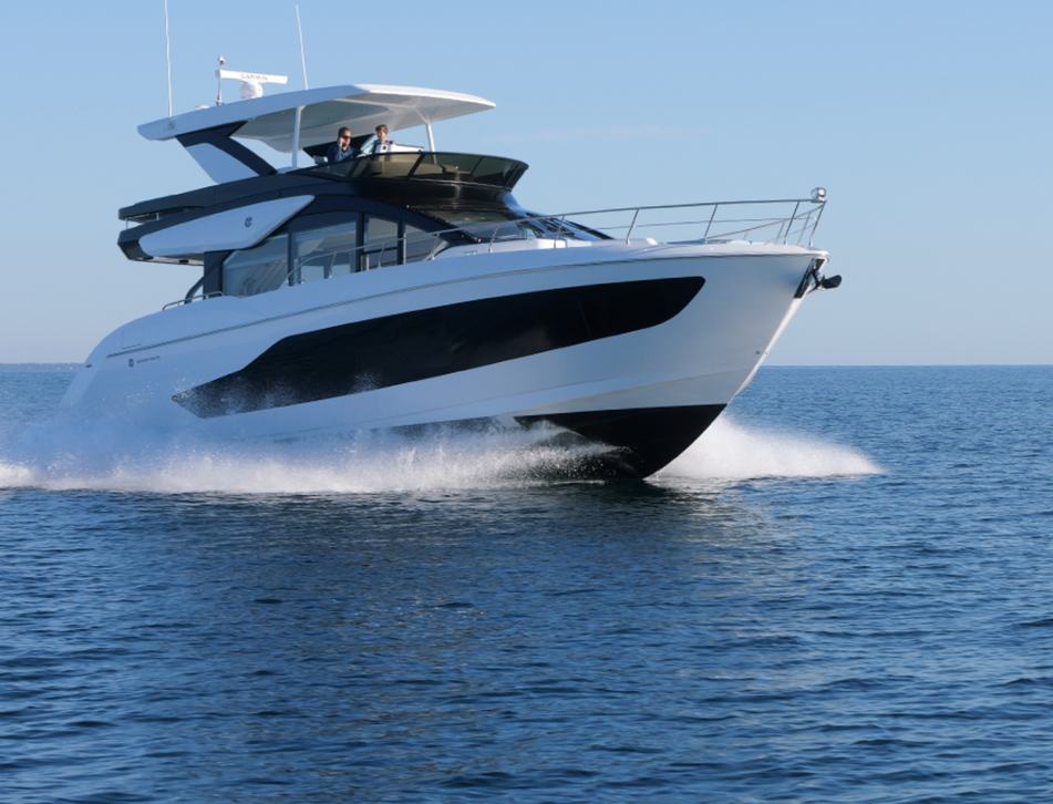 Cruisers 57 FLY Boat