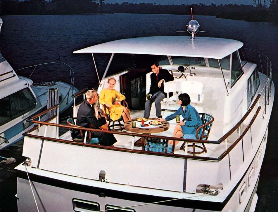 Hatteras 44 Triple Cabin Yacht (1966 - 1972)