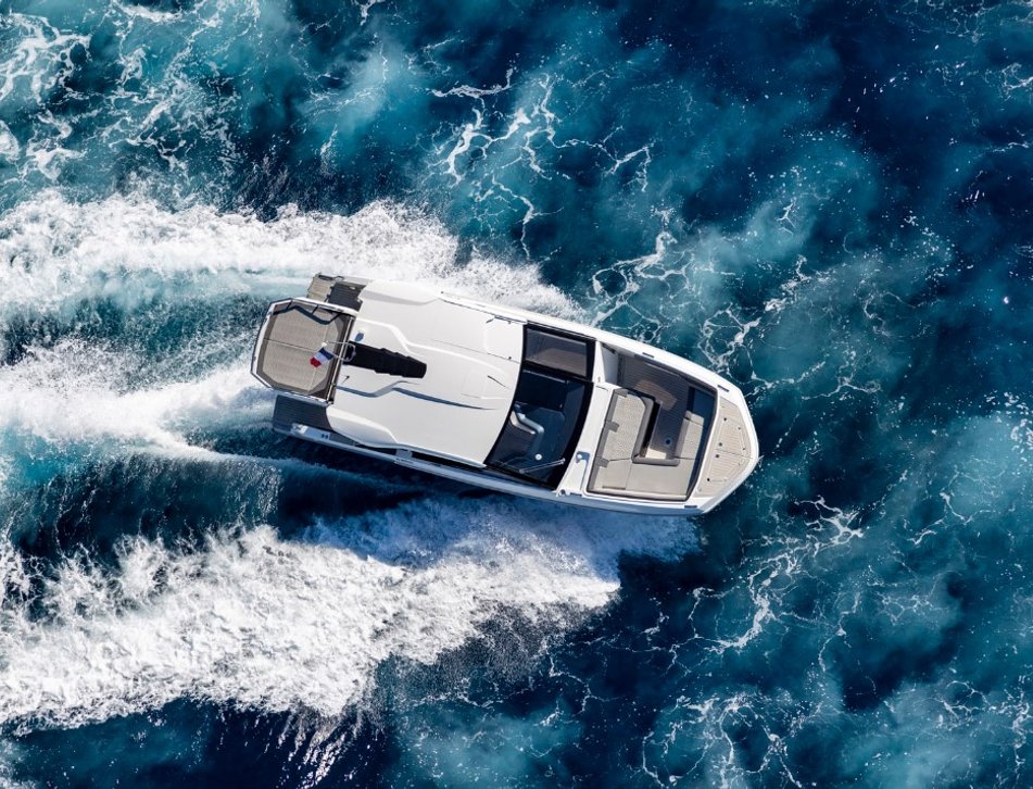 Galeon 325 GTO Boat