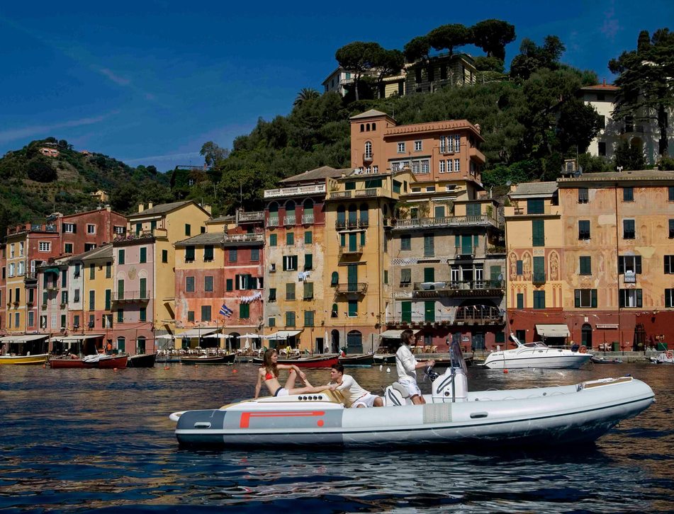 Tecnorib Pirelli 770 Yacht | YachtBuyer