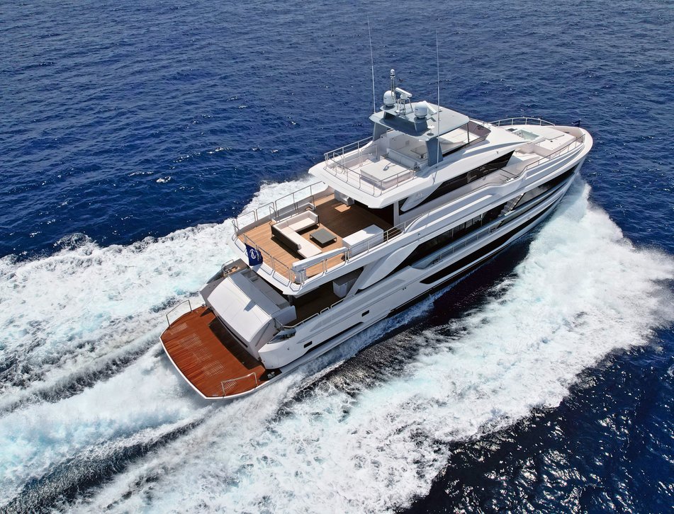 Horizon FD110 Tri-Deck Yacht