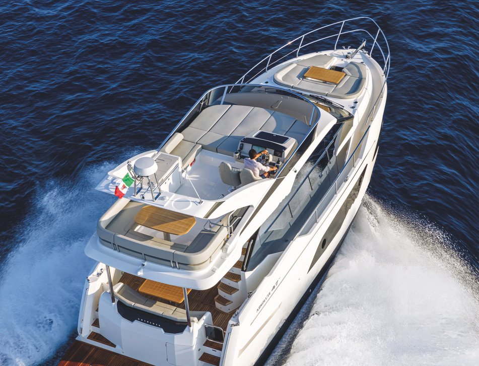 Absolute 47 FLY Boat