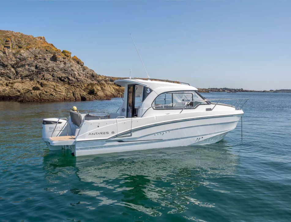 Beneteau Yachts Antares 8 Boat
