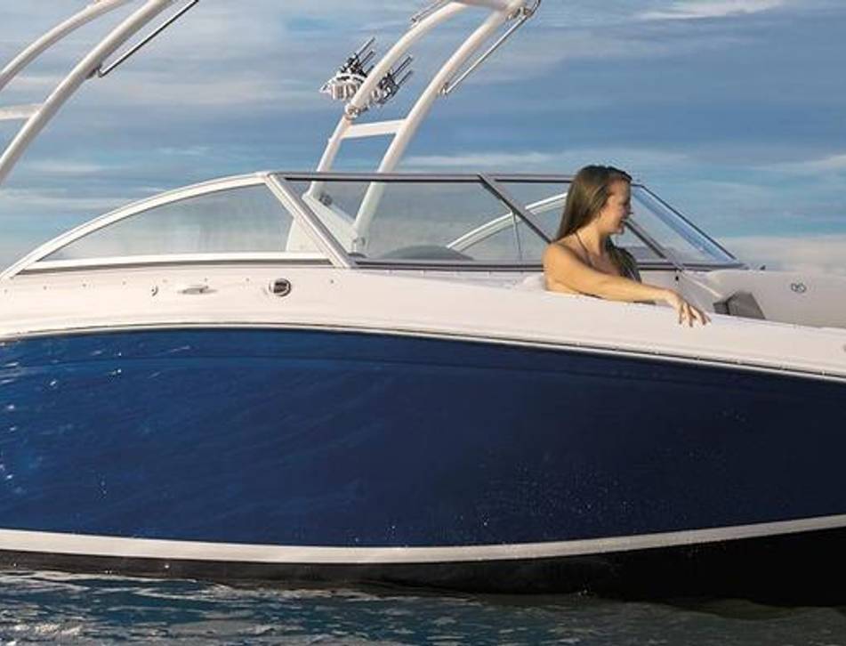 Cobalt 24SD WSS Boat (2014 - 2017)