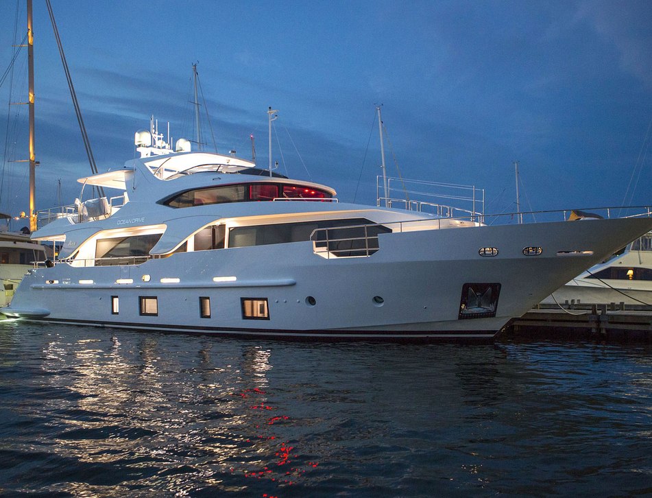 Benetti Delfino 93' Yacht (2010 - 2016) | YachtBuyer