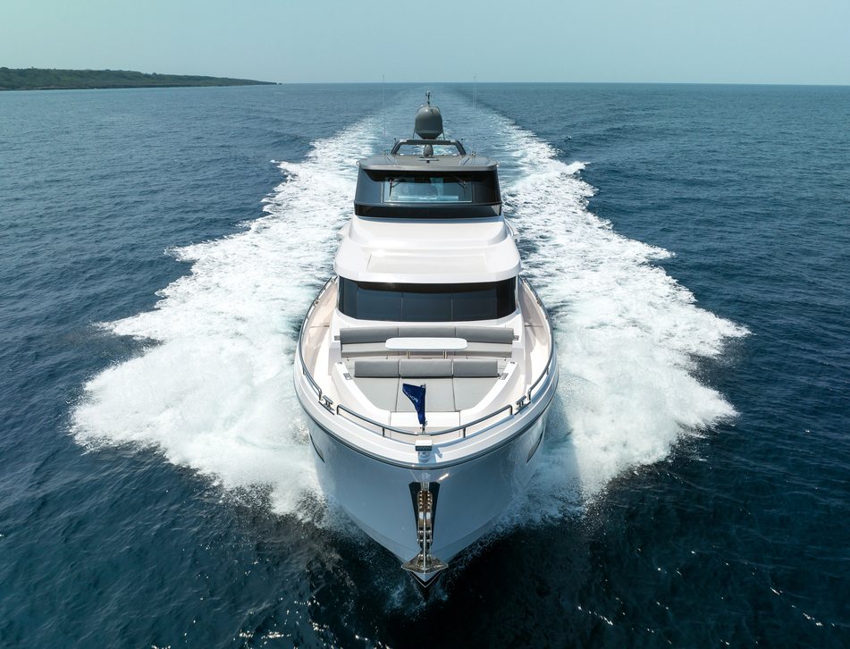 Horizon V74 Yacht | YachtBuyer