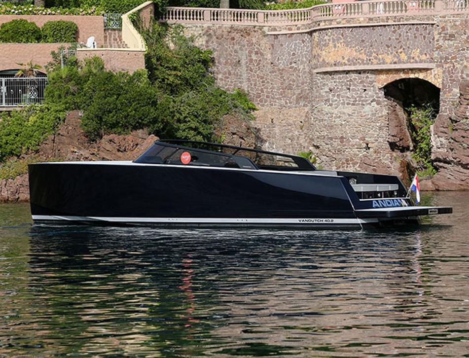 VanDutch 40.2 Yacht | YachtBuyer