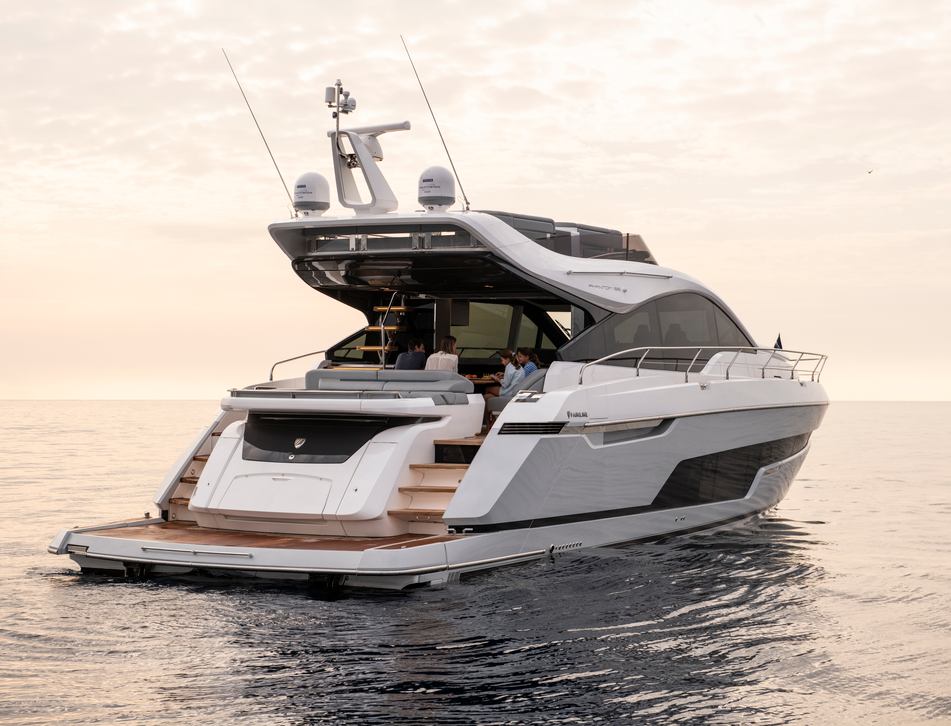 Fairline Phantom 65 Boat