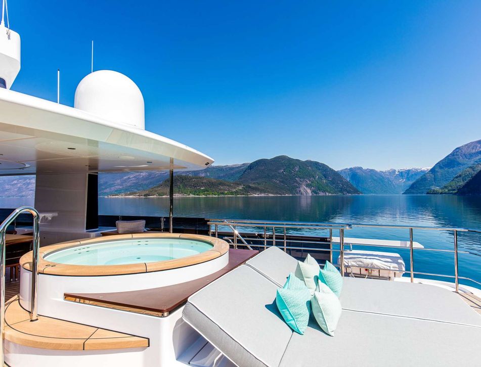Lagoon Series Yacht (2016 - 2017)