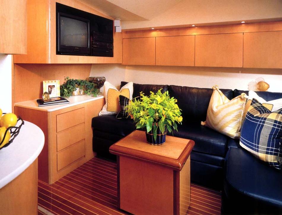Hatteras 43 Sport Express Yacht (1995 - 1998)