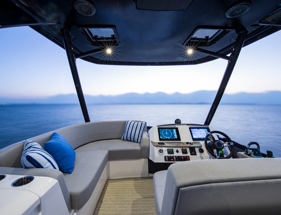 Tiara F44 Flybridge Yacht (2016 - 2021)
