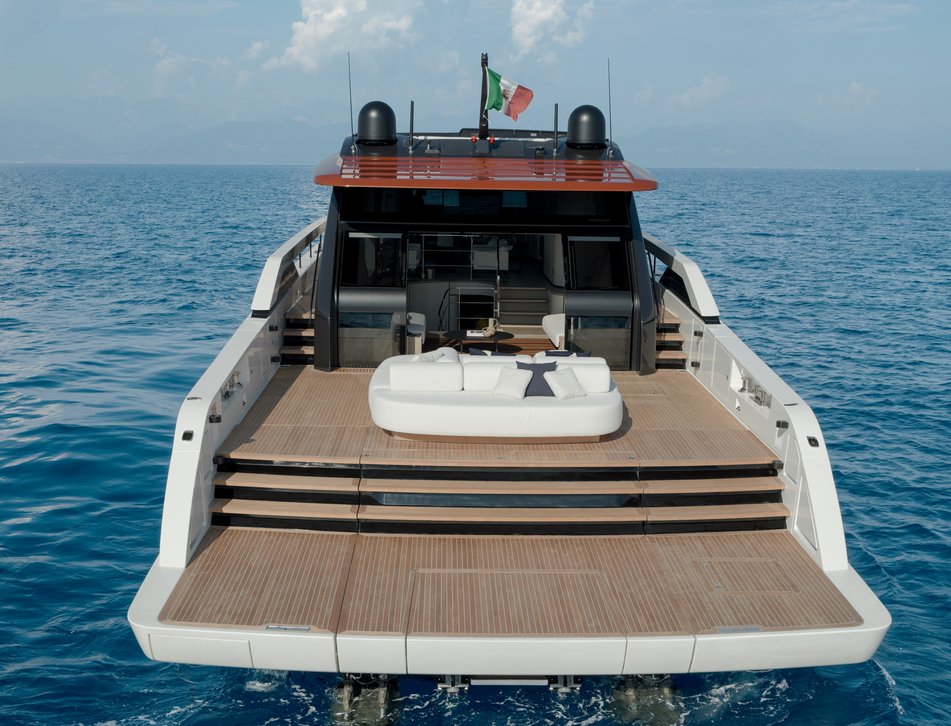Sanlorenzo SP92 Yacht | YachtBuyer