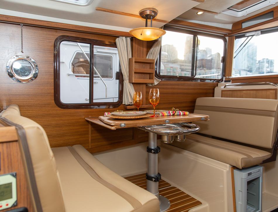 Ranger Tugs R-31 CB Boat | YachtBuyer