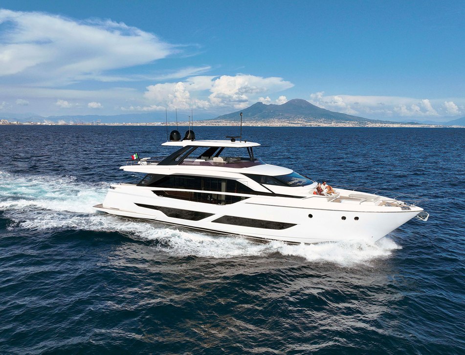 Ferretti 860 Yacht