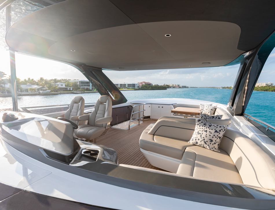 Princess S72 Yacht