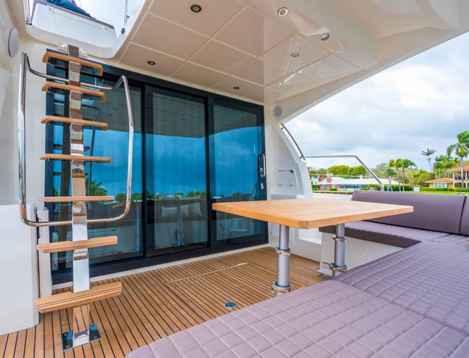 Prestige 460 Boat