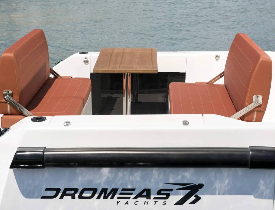 Dromeas D28 WA Boat