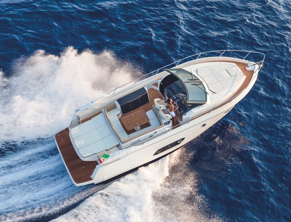 Absolute 40 STL Yacht (2012 - 2018) | YachtBuyer