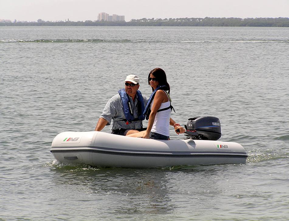AB Lammina UL 9 UL Yacht | YachtBuyer