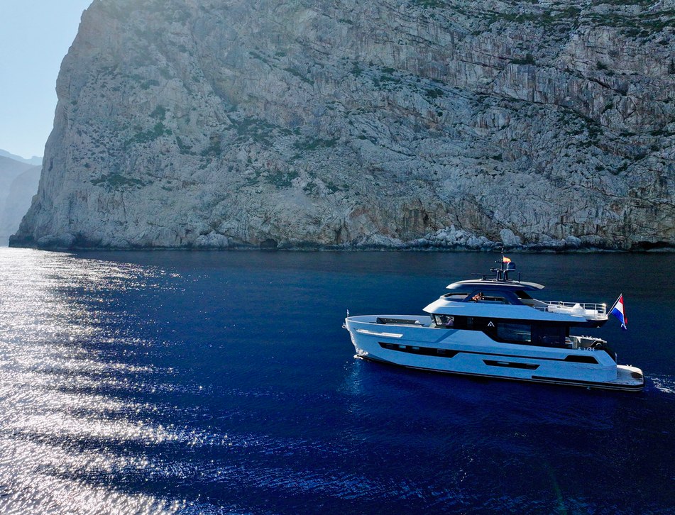 Outer Reef Yachts 780 Adventure Yacht