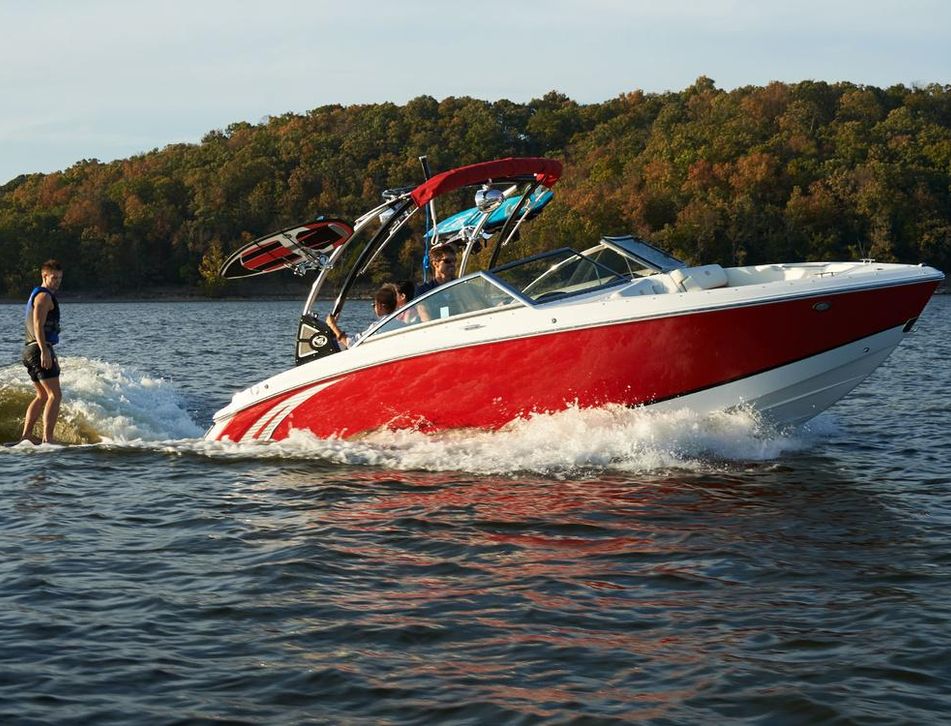 Cobalt R3 Surf Boat (2017 - 2022)