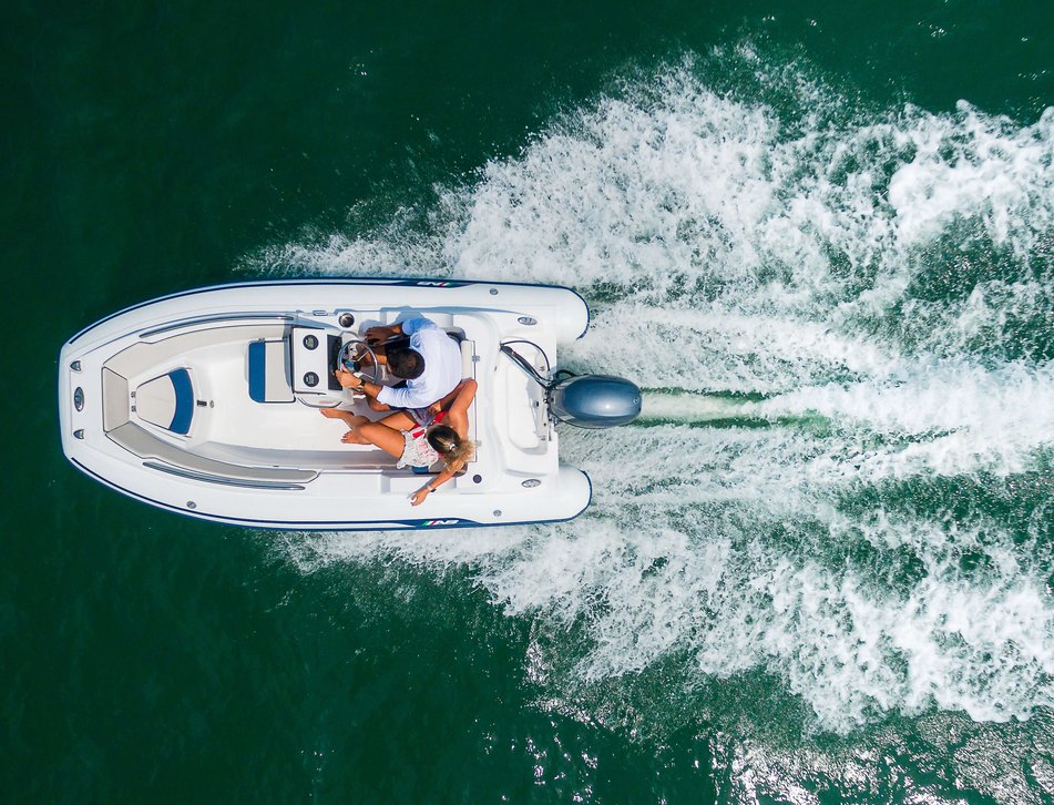 AB Nautilus 12 DLX Yacht | YachtBuyer