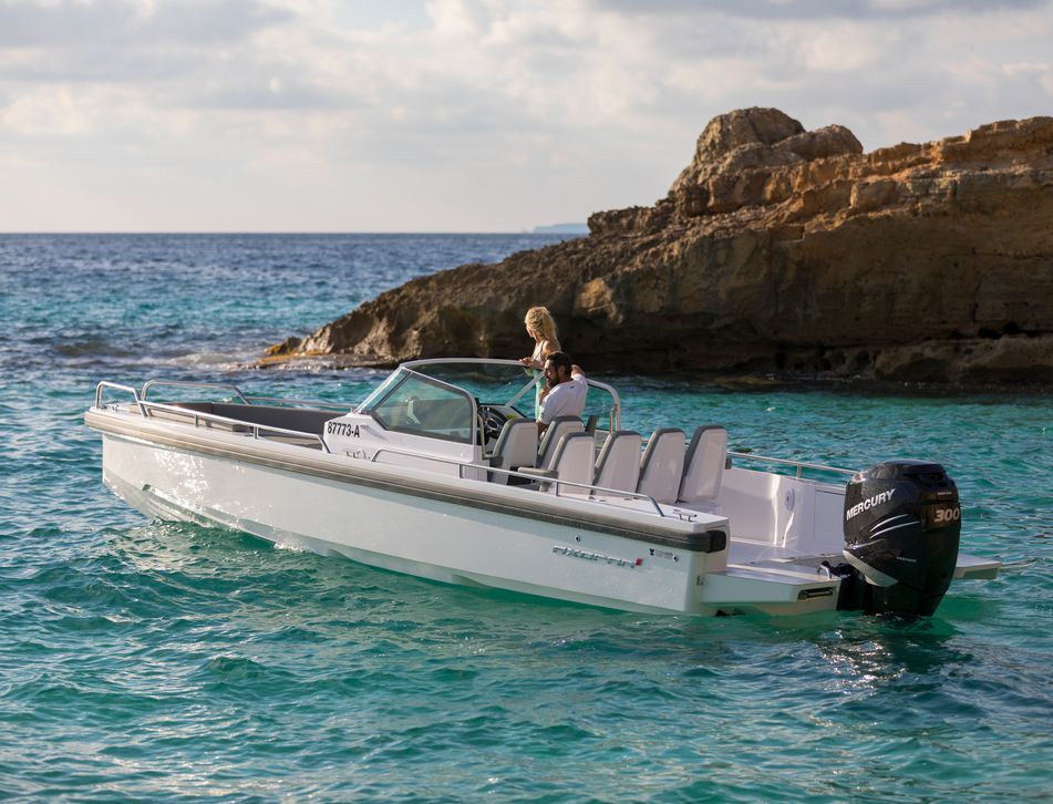 Axopar 28 Open Yacht (2014 - 2023) | YachtBuyer