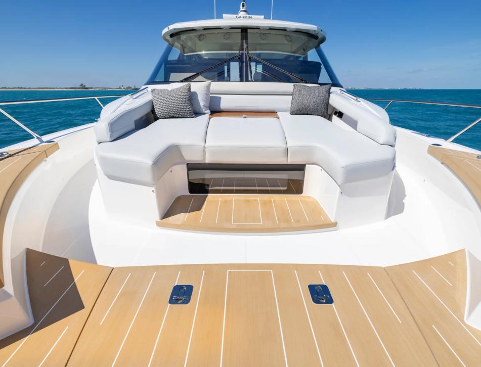 Tiara EX54 Boat