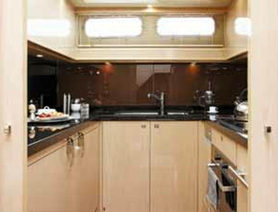 Princess V85-S Yacht (2010 - 2012) | YachtBuyer