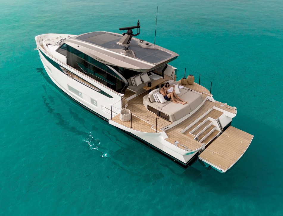 Azimut Seadeck 6 Yacht | YachtBuyer
