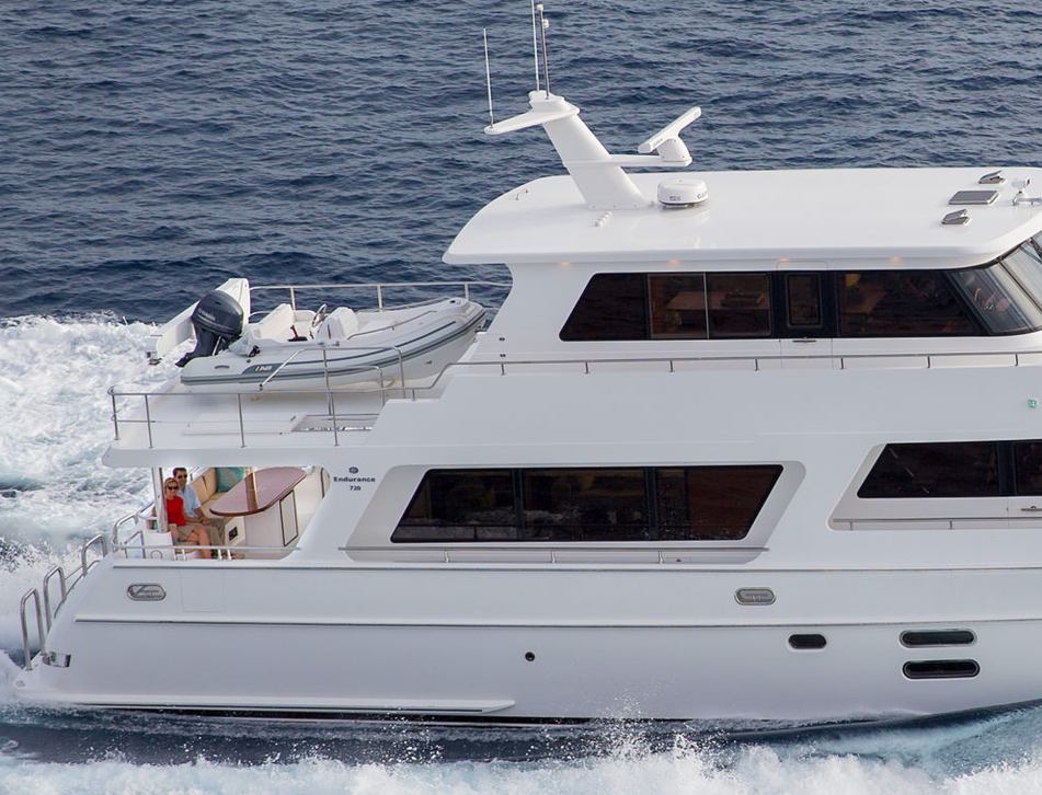 Hampton Endurance 750 Boat