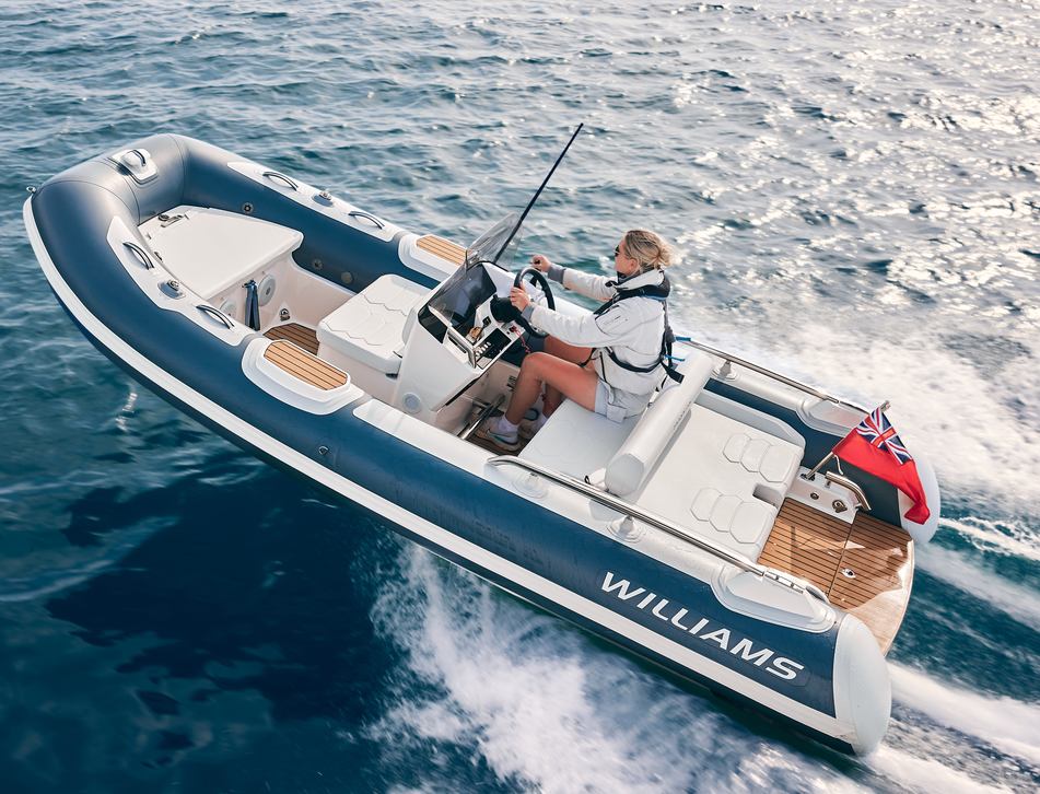 Williams SportJet 460 Yacht | YachtBuyer