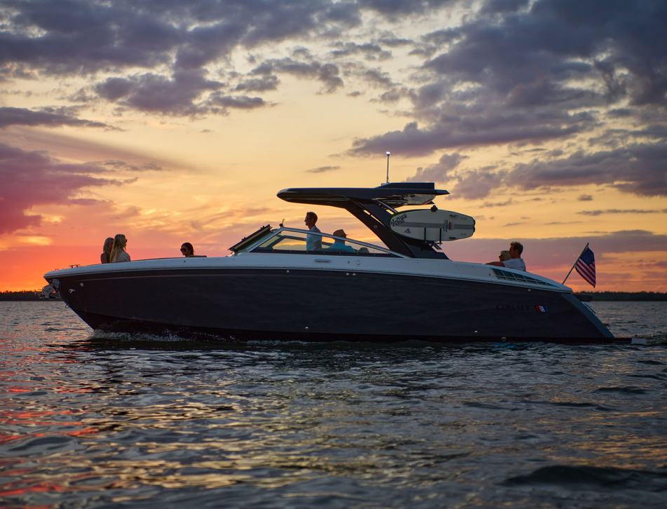 Cobalt Boats R33 Surf Boat