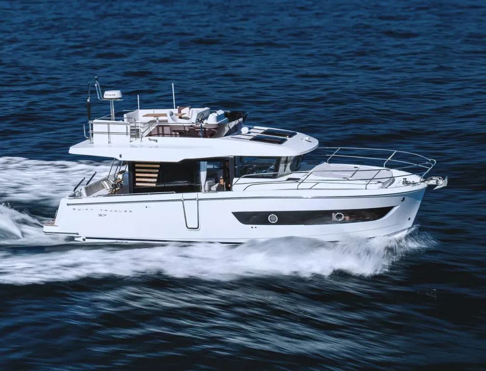 Beneteau Swift Trawler 37 Fly Boat