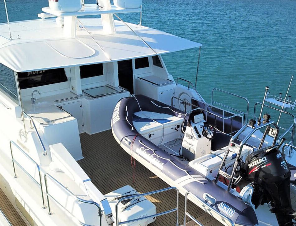 Horizon V74 Skylounge Yacht (Gen 1, 2007 - 2013) | YachtBuyer