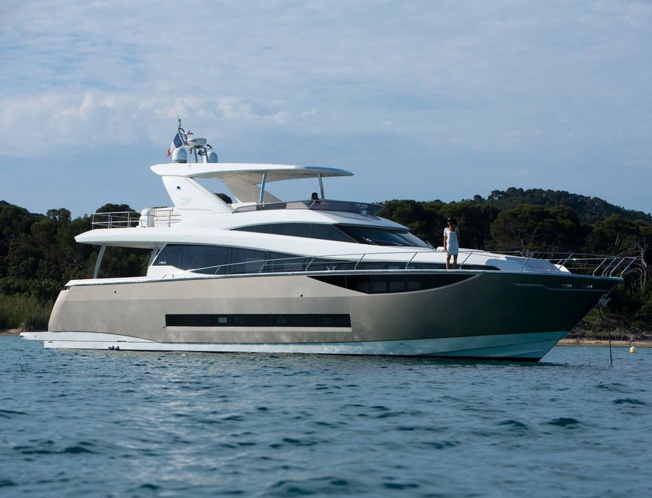 Prestige 750 Yacht (2014 - 2020)