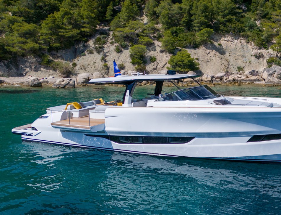 Solaris 60 Open Boat