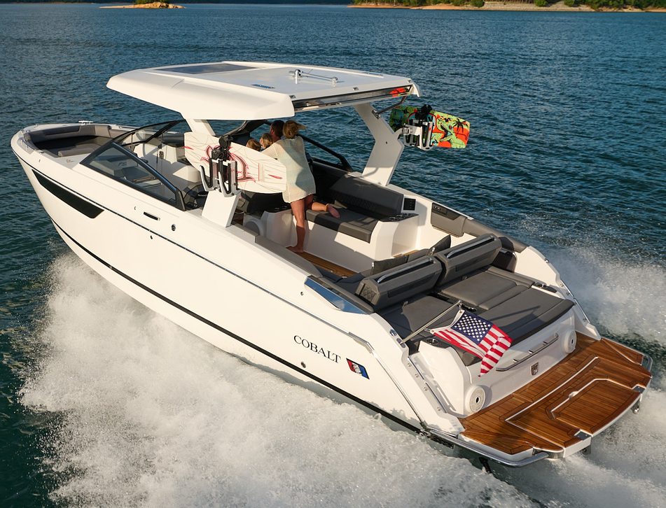 Cobalt Boats R31 Boat | YachtBuyer