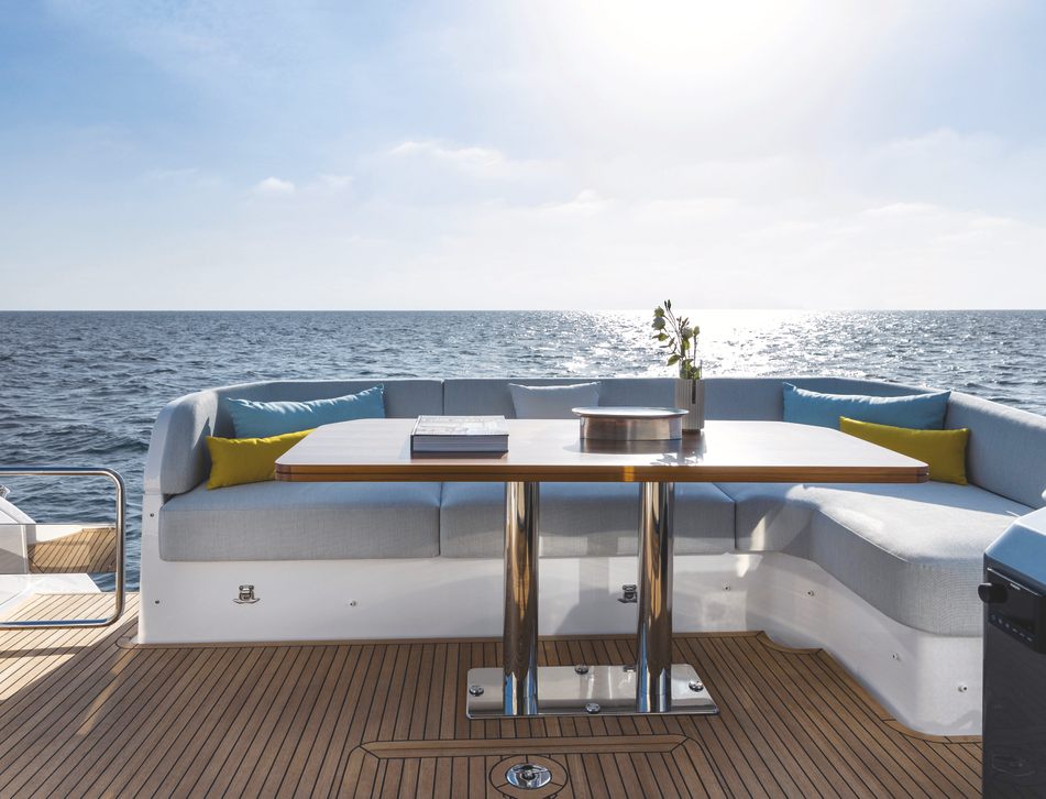 Azimut Fly 53 Yacht | YachtBuyer