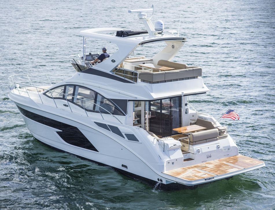 Sea Ray Fly 520 Yacht (2017 - 2018) | YachtBuyer