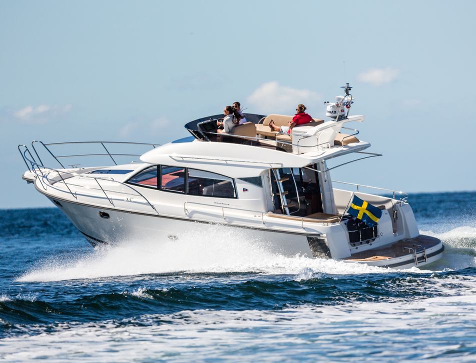 Nimbus 405 Flybridge Boat