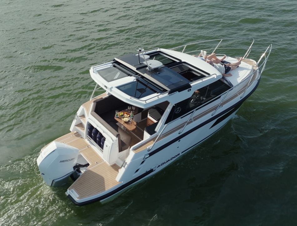 Aquador 250HT Boat | YachtBuyer